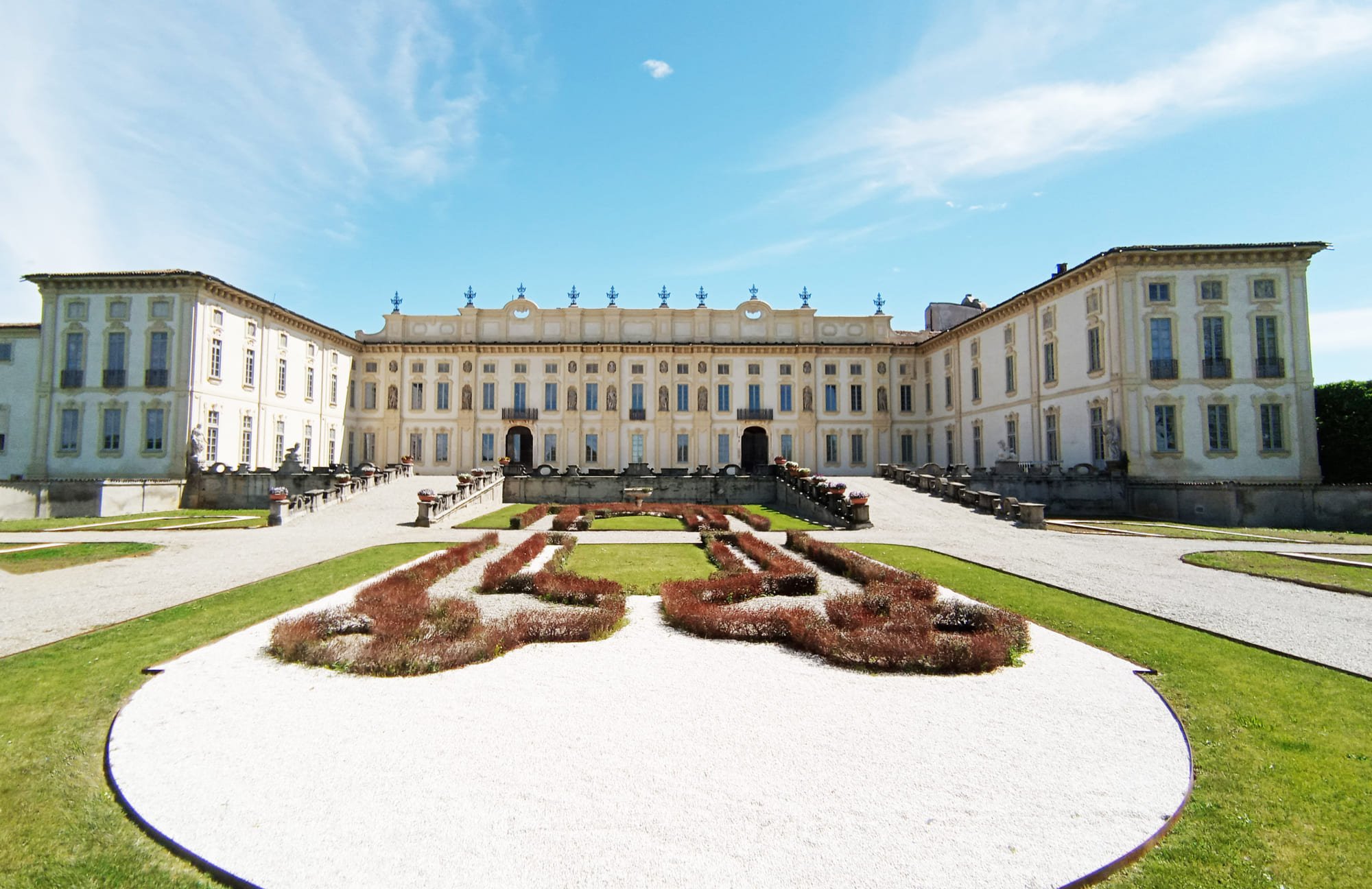 Car sharing a Bollate - Noleggio auto sostenibile con E-VAI