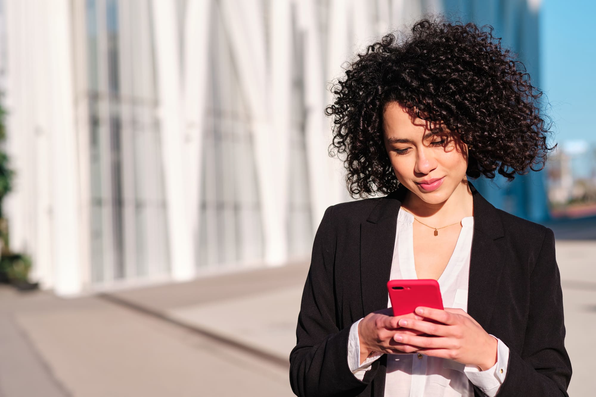 官方应用程序 - E-VAI 可持续汽车共享